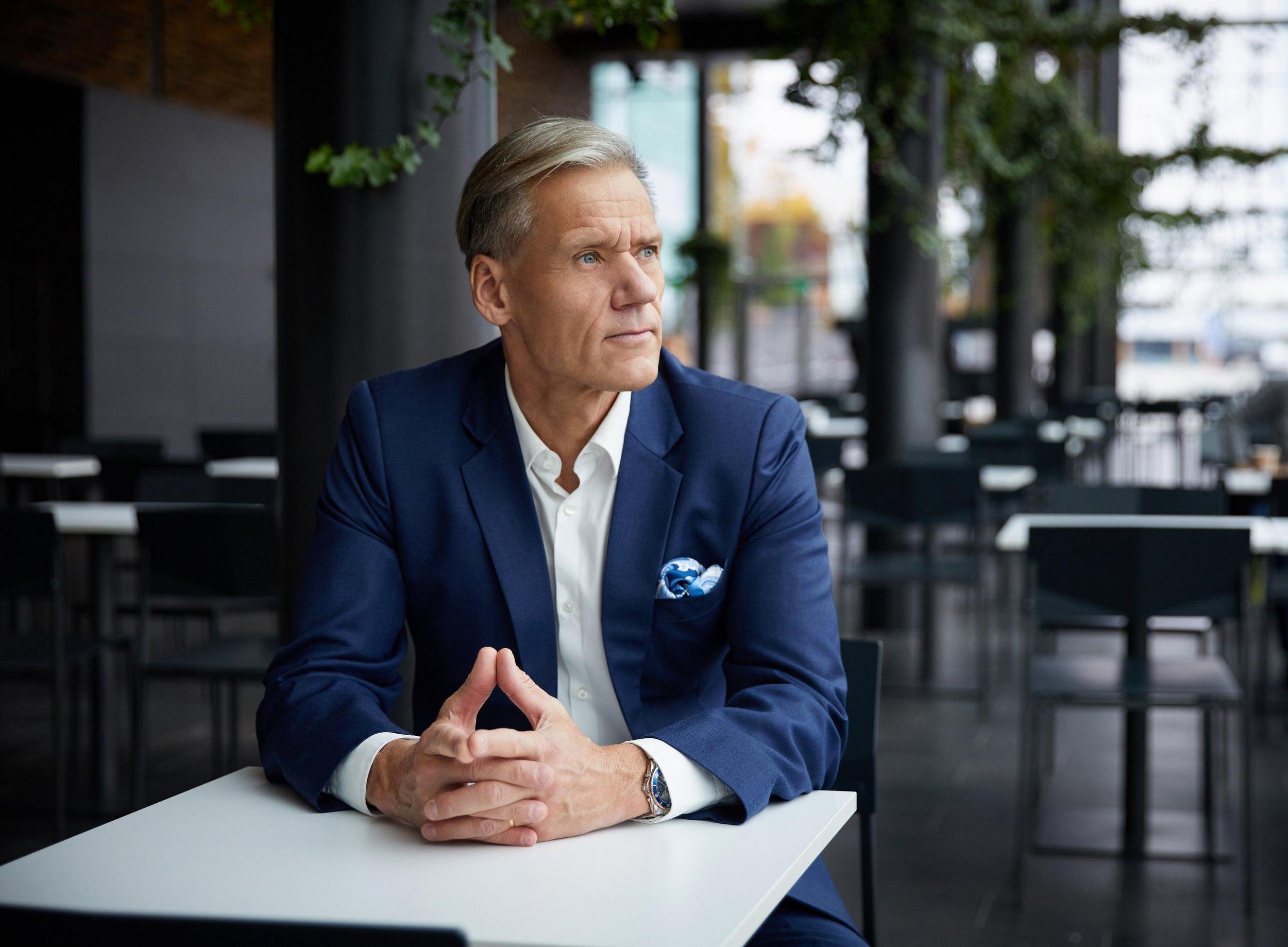 Naiivius loppui – YYA-hengestä Natoon - Pauli Kiuru