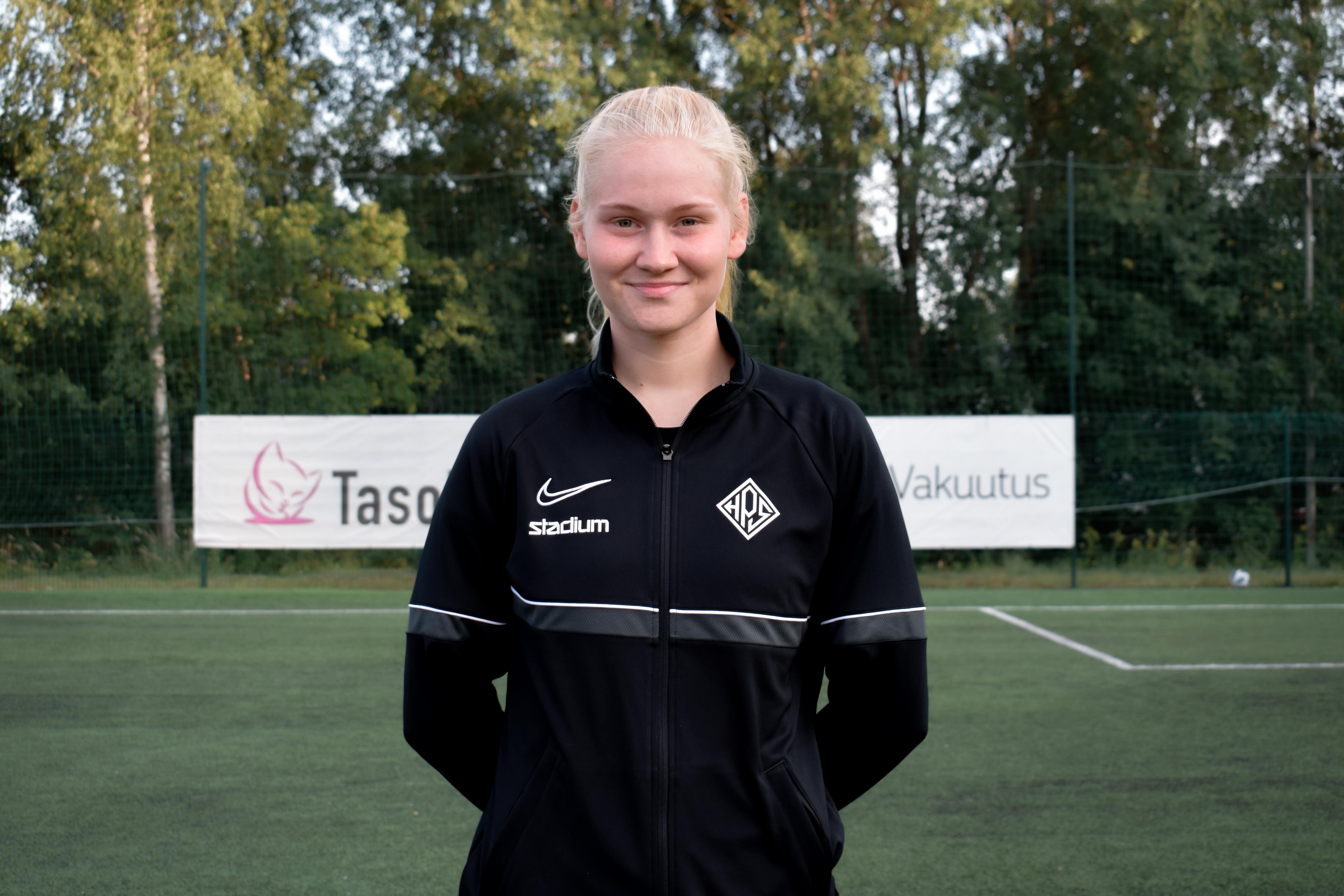 Ella Pesonen lainasopimuksella HPS:aan - Helsingin Palloseura ry