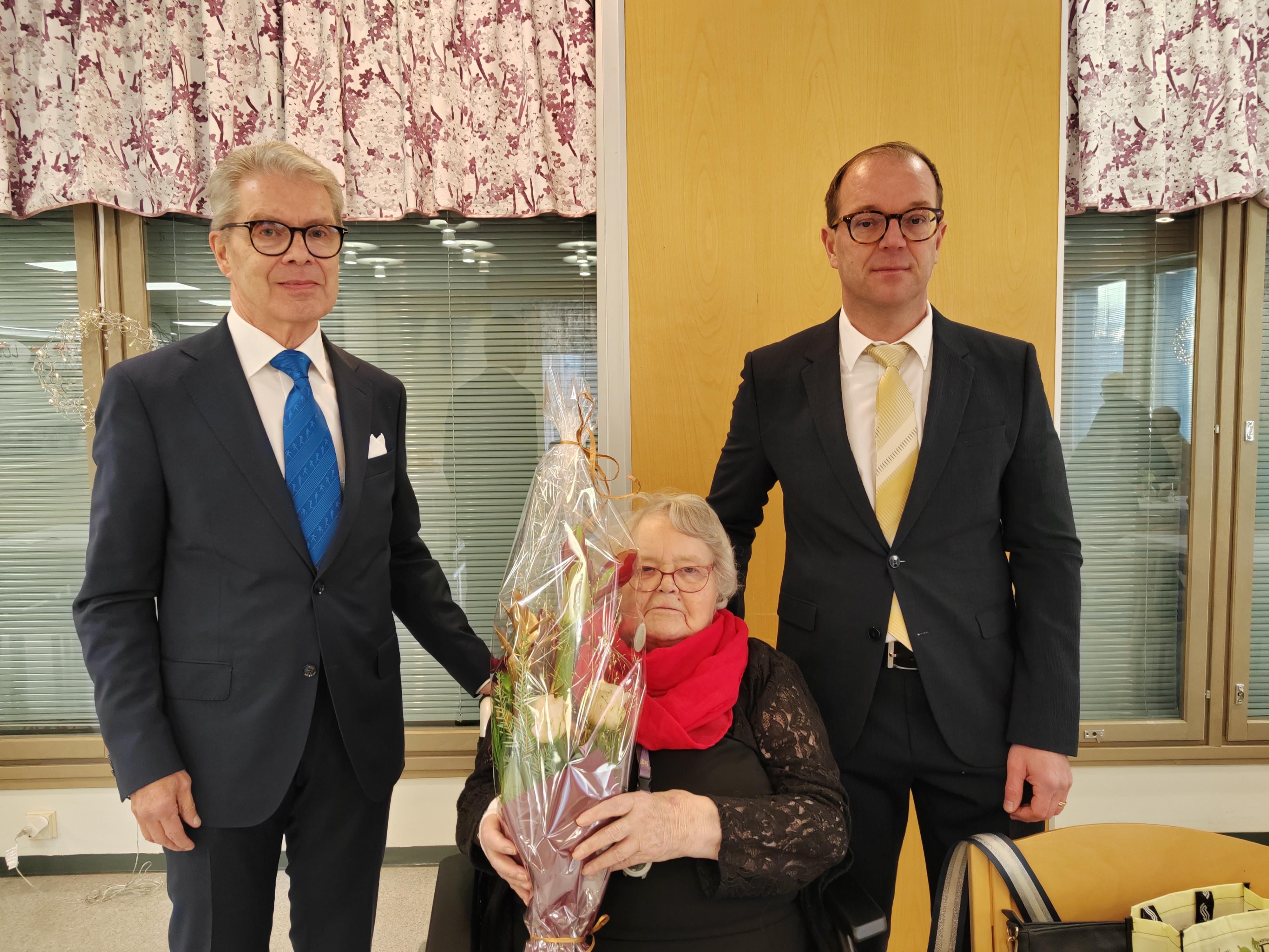 Kunniapuheenjohtajamme Raija Härmä 90 v. - Kymenlaakson Liikunta ry