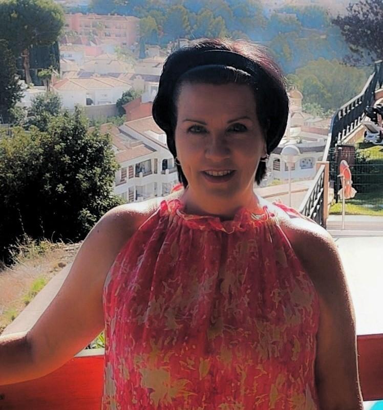 Tiina Härkönen laulaa jazz-standardeja, bluesia ja lattareita ...