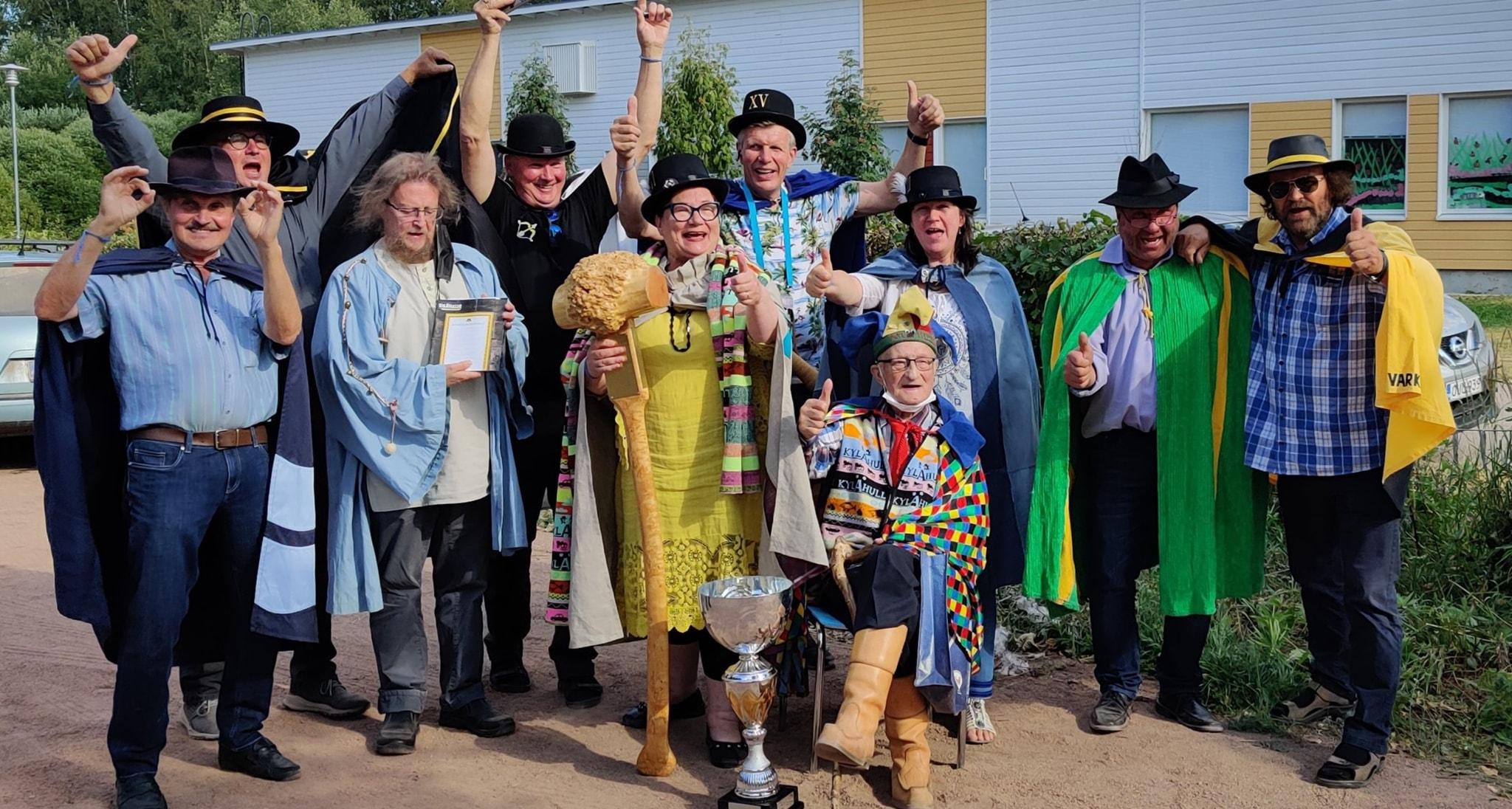 Valtakunnan Virallisten Kylähullujen Kilta ry